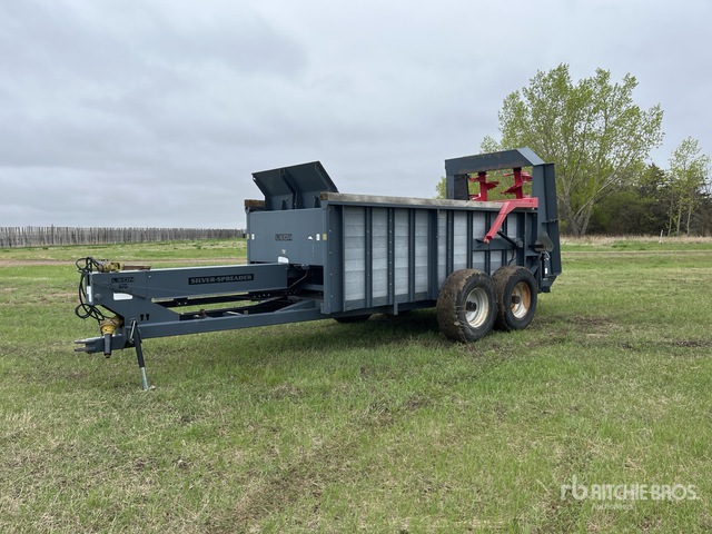 Leon 575 SS Dry Spinner T/A Manure Spreader | Ritchie Bros. Auctioneers