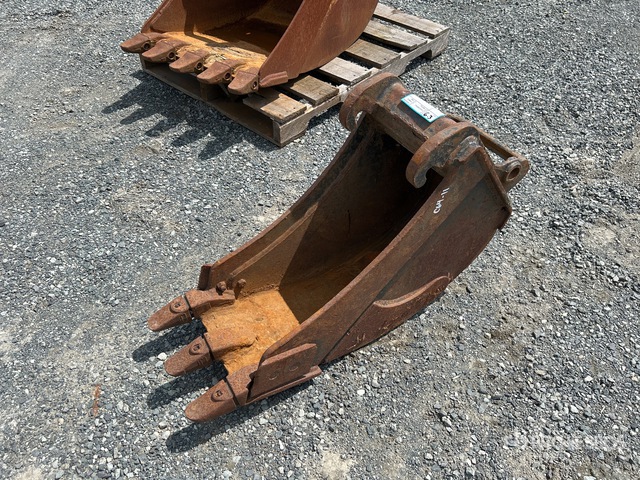 Bobcat 12 in Digging Excavator Bucket | Ritchie Bros. Auctioneers