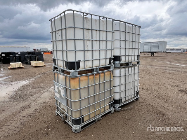 Quantity of (4) 1000 L Poly Tote | Ritchie Bros. Auctioneers