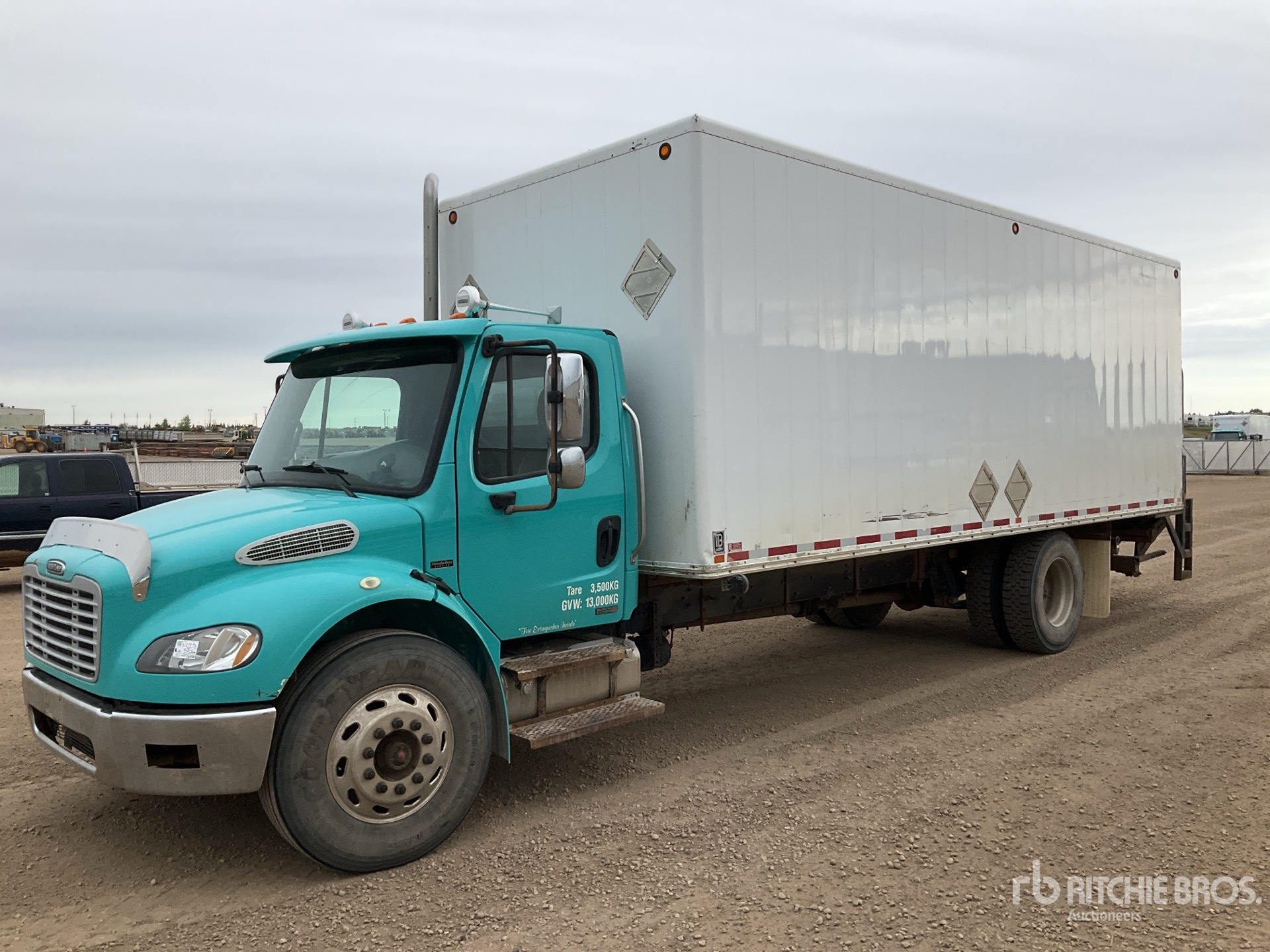 2007 Freightliner M2 Business Class M2 4x2 Moving S/A Camion fourgon ...