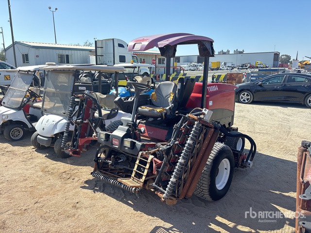 2013 Toro 7000 4x4 Ride-On Lawn Mower | Ritchie Bros. Auctioneers