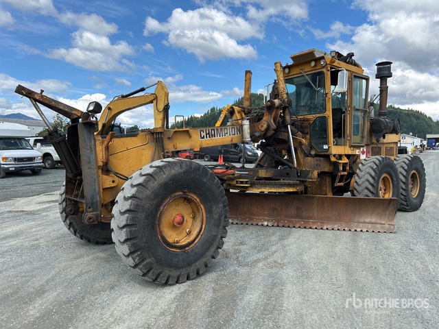 1982 Champion 760 Motor Grader | Ritchie Bros. Auctioneers