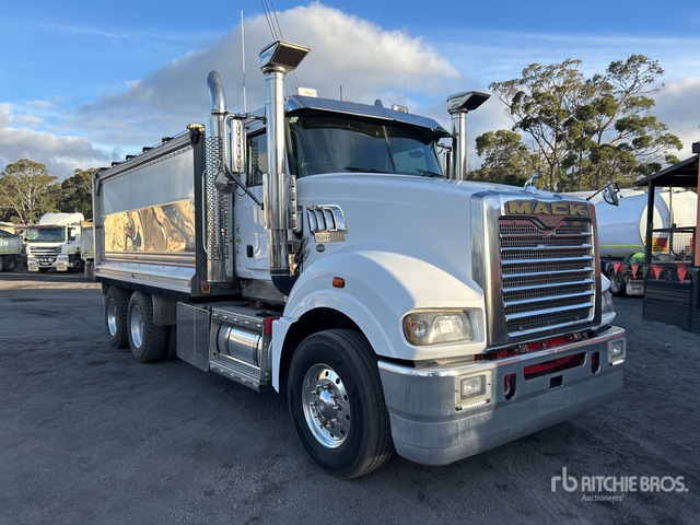 2015 Mack CLXT Super-Liner 6x4 T/A Dump Truck | Ritchie Bros. Auctioneers