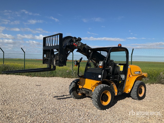 2017 JCB 520-40 Telehandler | Ritchie Bros. Auctioneers