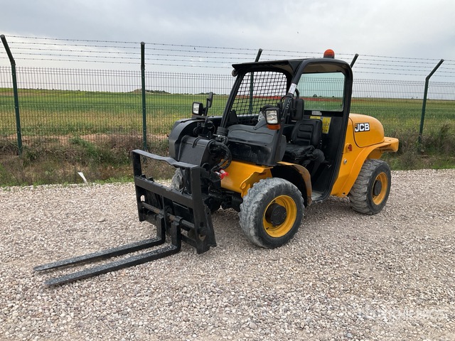 2017 JCB 520-40 Telehandler | Ritchie Bros. Auctioneers
