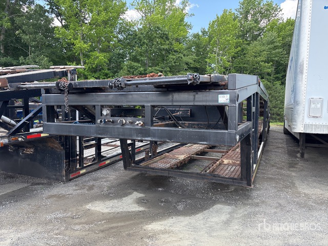 2004 Miller T/A Open 6/7 Car Carrier Trailer | Ritchie Bros. Auctioneers