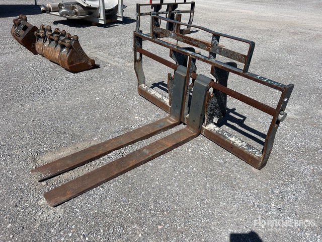 60 in Telehandler Pallet Forks | Ritchie Bros. Auctioneers