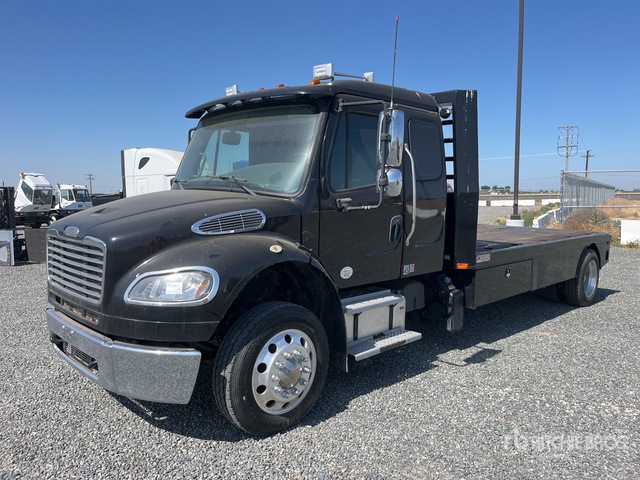 2016 Freightliner M2 106 4x2 Sleeper Flatbed Truck | Ritchie Bros ...