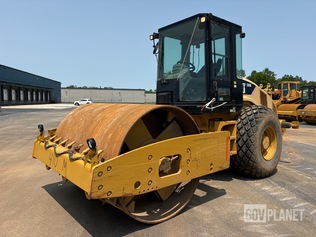 2011 Cat CS56 Smooth Drum Compactor in Mechanicsburg, Pennsylvania ...