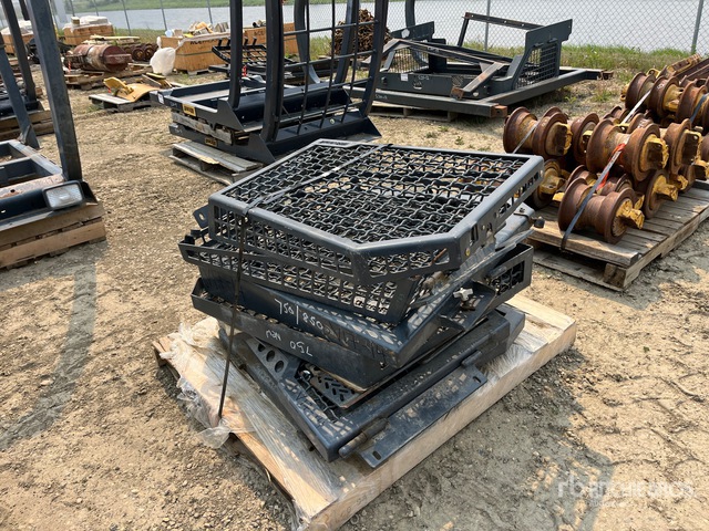 Set of Cab Screens - Fits John Deere Dozer | Ritchie Bros. Auctioneers