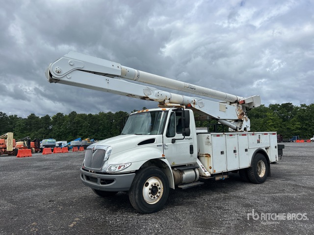Altec AA755L 55 ft on 2011 International 4300 4x2 Bucket Truck ...