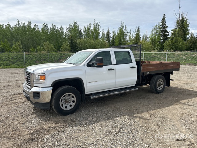 2015 GMC Sierra 3500HD 4x4 Crew Cab Flatbed Truck | Ritchie Bros ...