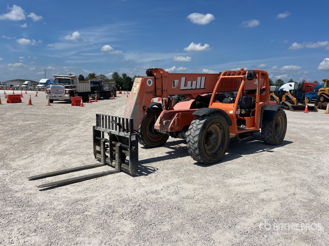 2013 Lull 944E-42 Telehandler | Ritchie Bros. Auctioneers