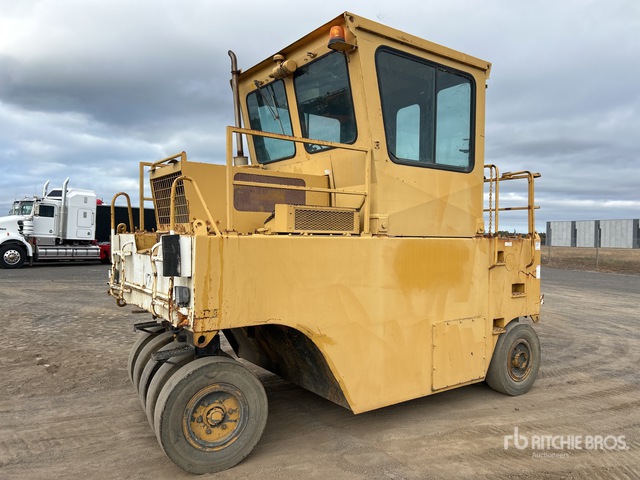 Pacific RP16 10 Wheel Pneumatic Roller | Ritchie Bros. Auctioneers