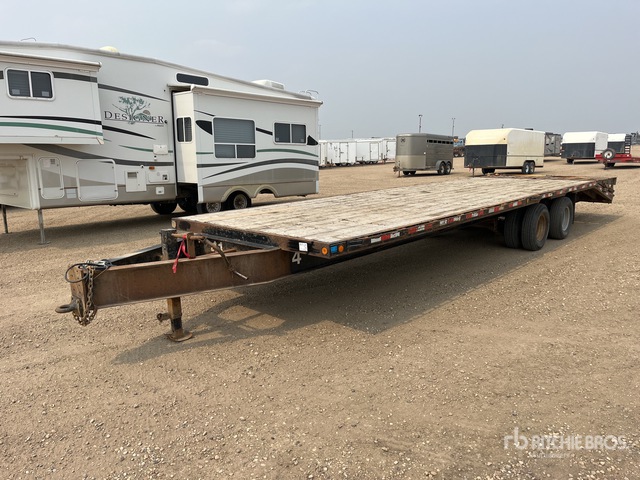 2017 Trailtech RTS 31 ft T/A Equipment Trailer | Ritchie Bros. Auctioneers