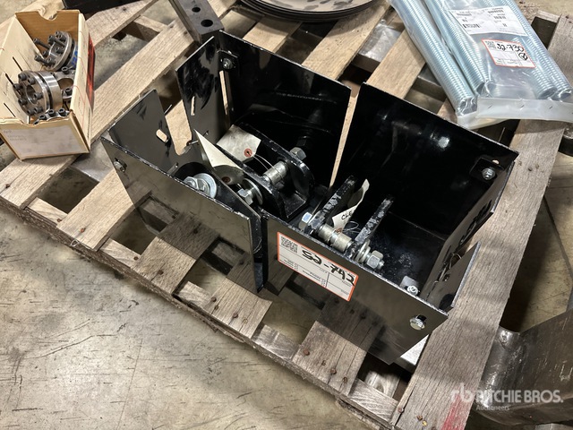 Quantity of Hawkline BF950 Assorted Parts | Ritchie Bros. Auctioneers