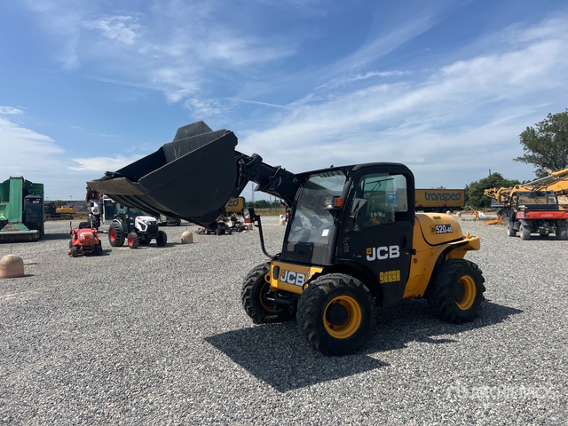 2017 JCB 520-40 Telehandler | Ritchie Bros. Auctioneers