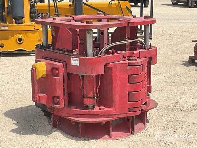 Varco 30 Inch 250 Ton Casing Elevator | Ritchie Bros. Auctioneers