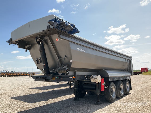 2007 Lecinena SRV3ED Tri/A End Dump Trailer | Ritchie Bros. Auctioneers