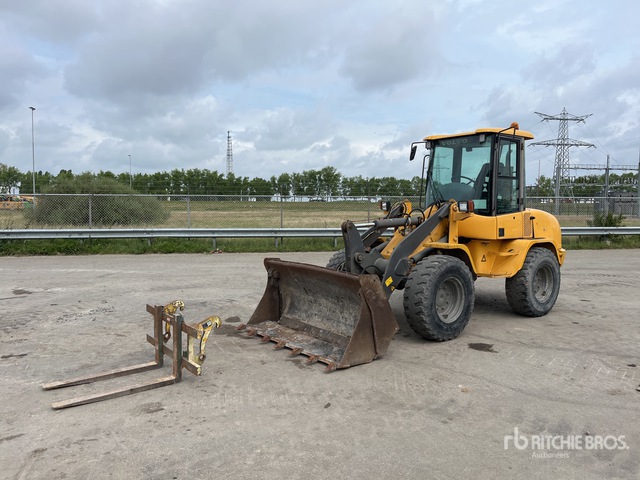 2013 Volvo L30B-Z/X Wheel Loader | Ritchie Bros. Auctioneers