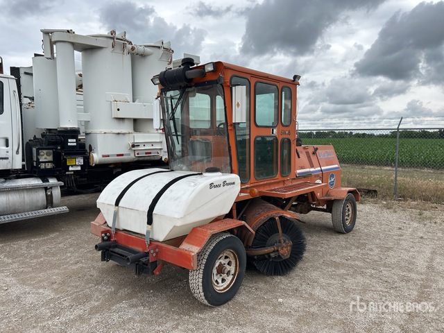 2008 Broce RJ350 Self-Propelled Broom (Inoperable) | Ritchie Bros ...