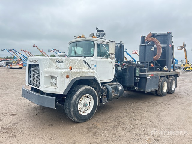 Industrial on 1994 Mack RB690S 6x4 Vacuum Tanker Truck | Ritchie Bros ...