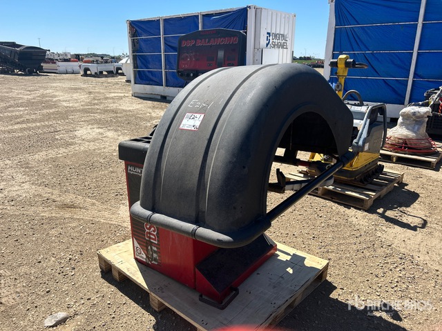 Hunter DSP9600 Wheel Balancer | Ritchie Bros. Auctioneers