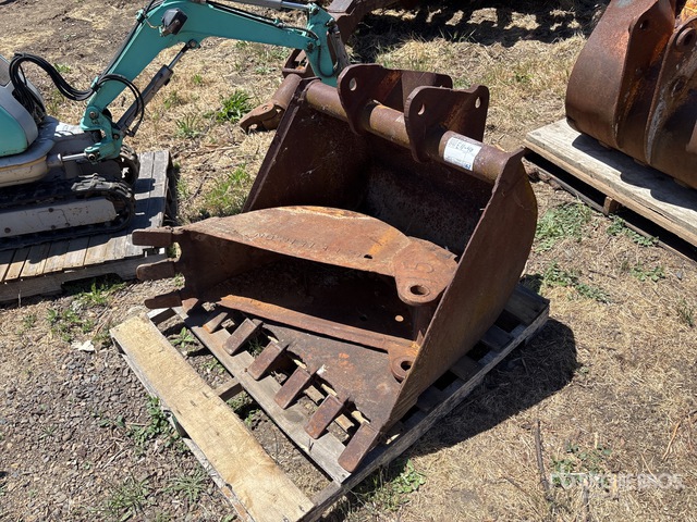 Quantity of (2) Digging Backhoe Rear Bucket - Fits Case 580 | Ritchie ...