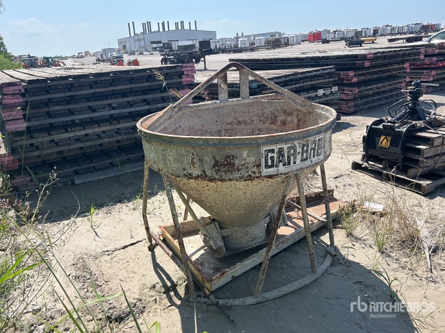 Gar-Bro 427-R Concrete Bucket | Ritchie Bros. Auctioneers