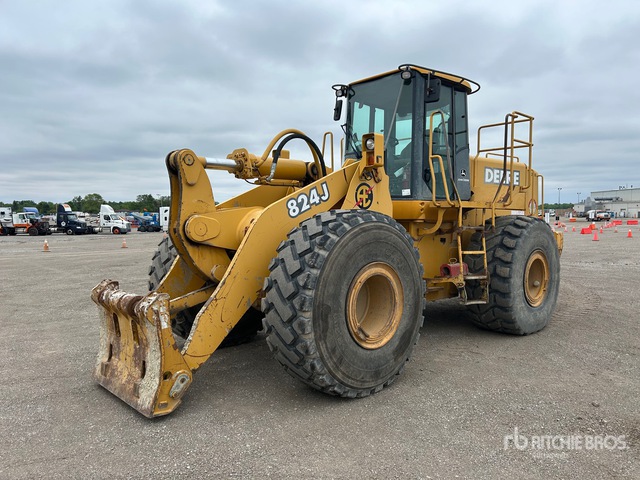 2003 John Deere 824J Wheel Loader | Ritchie Bros. Auctioneers