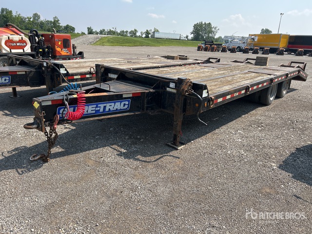 2016 Sure-Trac 25 ft T/A Equipment Trailer | Ritchie Bros. Auctioneers