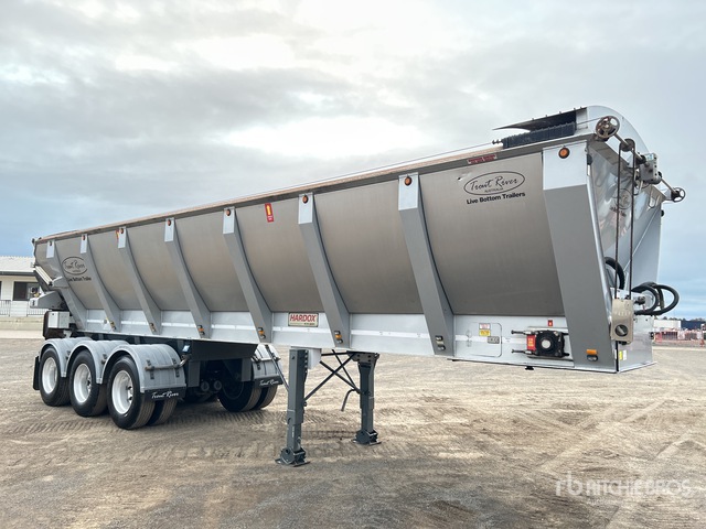 2020 AMS Trout River Tri/A Live Bottom Trailer | Ritchie Bros. Auctioneers