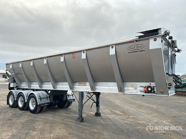 2020 AMS Trout River Tri/A Live Bottom Trailer | Ritchie Bros. Auctioneers