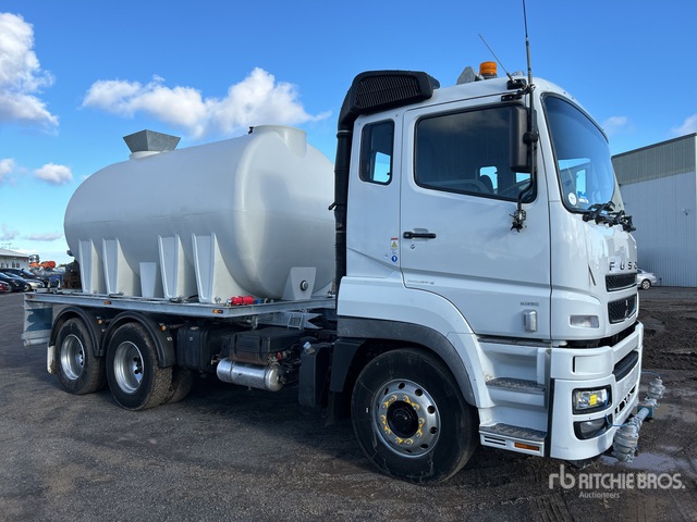 2013 Mitsubishi Fuso FV 500 10900 L 6x4 Extended Cab Water Truck ...