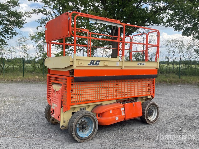 2005 JLG M4069 Electric 4x2 Scissor Lift (Inoperable) | Ritchie Bros ...
