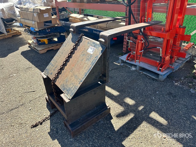 Custom Built 40 in Raised Fork Extensions | Ritchie Bros. Auctioneers