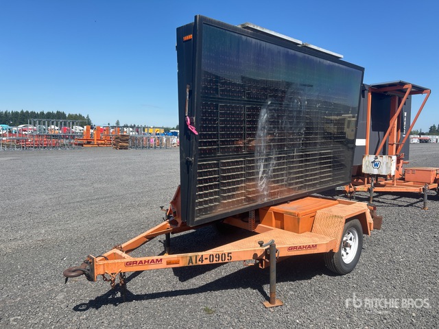 2010 Ver-Mac PCMS 1210 Solar Message Board | Ritchie Bros. Auctioneers