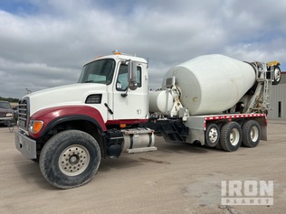 2005 Mack CV513 10x4 Mixer Truck in Wichita, Kansas, United States ...
