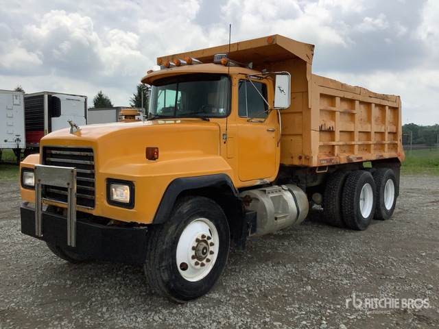 1998 Mack RD688S 6x4 T/A Dump Truck | Ritchie Bros. Auctioneers