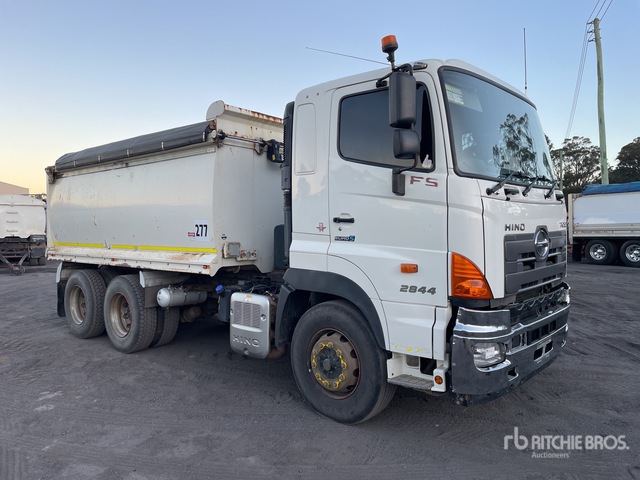 2015 Hino 700 2844 FS 6x4 Tipper Truck | Ritchie Bros. Auctioneers