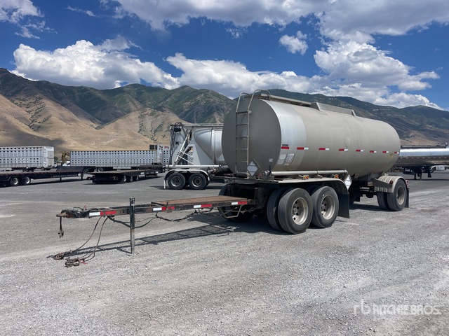 1996 Beall BATT-45-1 Tri/A Drawbar Pup Tanker Trailer | Ritchie Bros ...