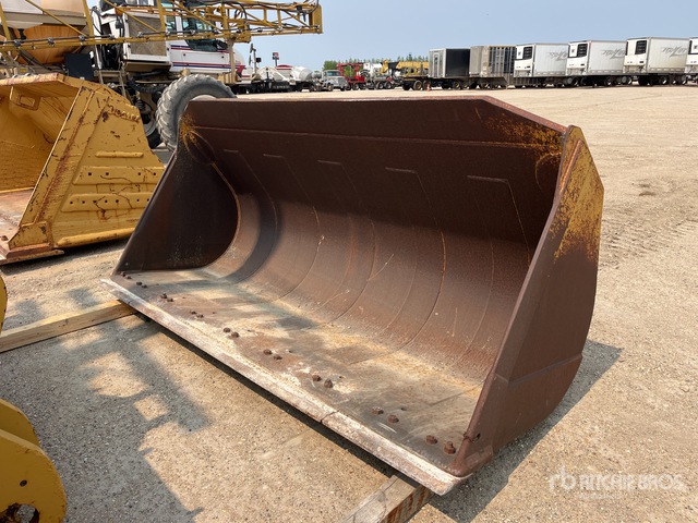 118 in General Purpose Smooth Edge Wheel Loader Bucket | Ritchie Bros ...