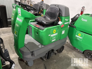 2019 Tennant R14 Ride-On Electric Floor Scrubber in HAYWARD, California ...