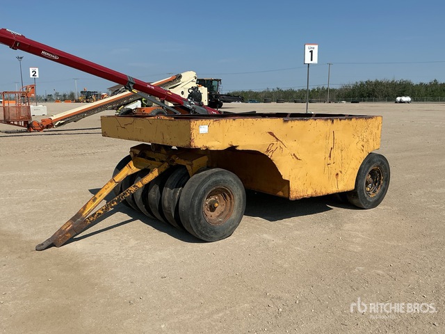 84 in Wobbly Pull Behind Compactor | Ritchie Bros. Auctioneers