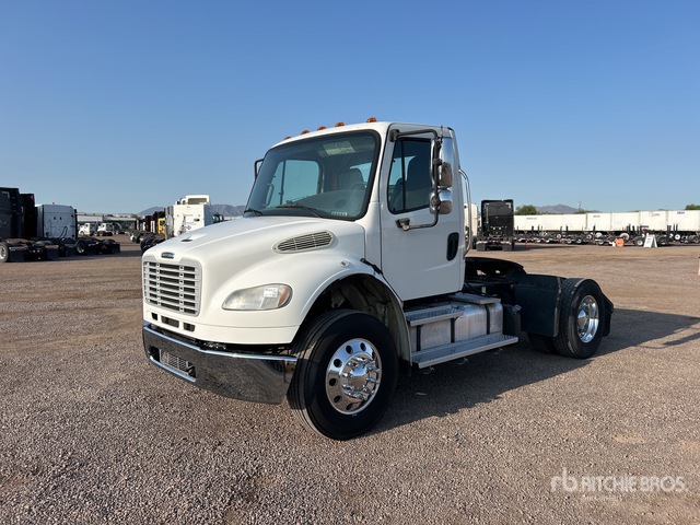 2014 Freightliner M2106 4x2 S/A Day Cab Truck Tractor | Ritchie Bros ...
