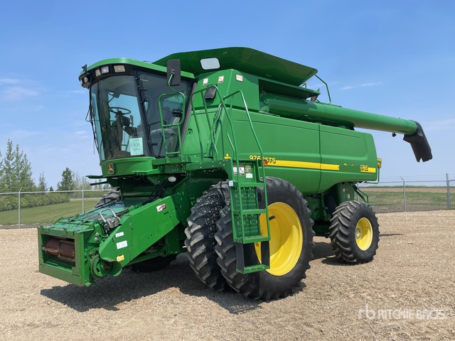 2004 John Deere 9760 STS Combine Harvester | Ritchie Bros. Auctioneers