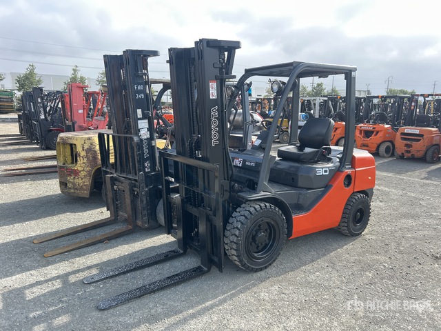 2008 Toyota 8FDU30 Pneumatic Tire Forklift | Ritchie Bros. Auctioneers