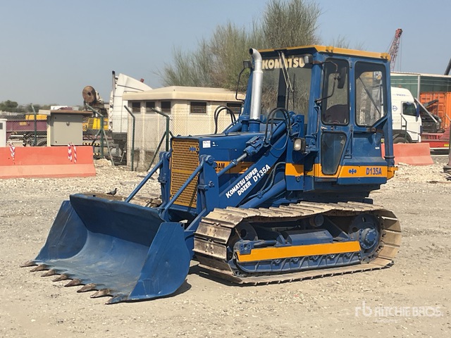 1986 Komatsu D31S-17 Crawler Loader | Ritchie Bros. Auctioneers