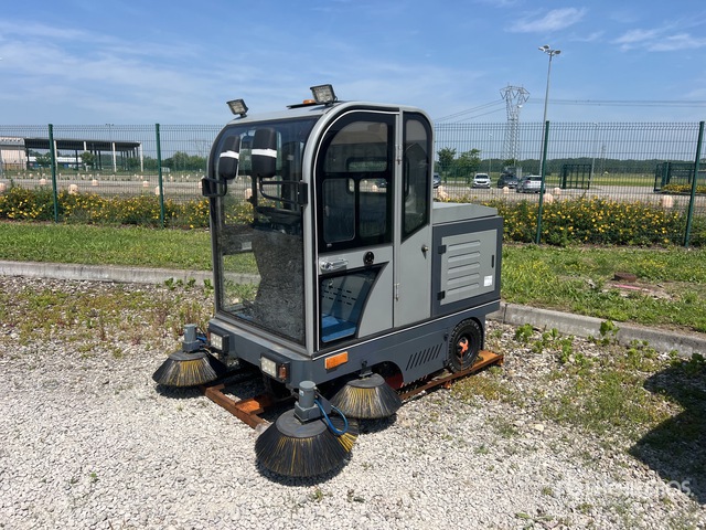 2025 Kaster VOL-2000 Broom Tractor (Unused) | Ritchie Bros. Auctioneers