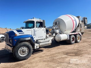 2001 Mack RD 6x4 Mixer Truck in Canon City, Colorado, United States ...